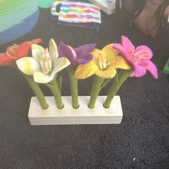 LOVEVERY | Toys | Lovevery Scented Flower Toy All Flowers And Wrap ...
